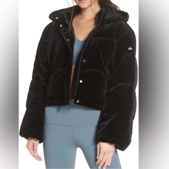 ALO Yoga | Jackets & Coats | Alo Yoga Cropped Velvet Velour Quilted ...